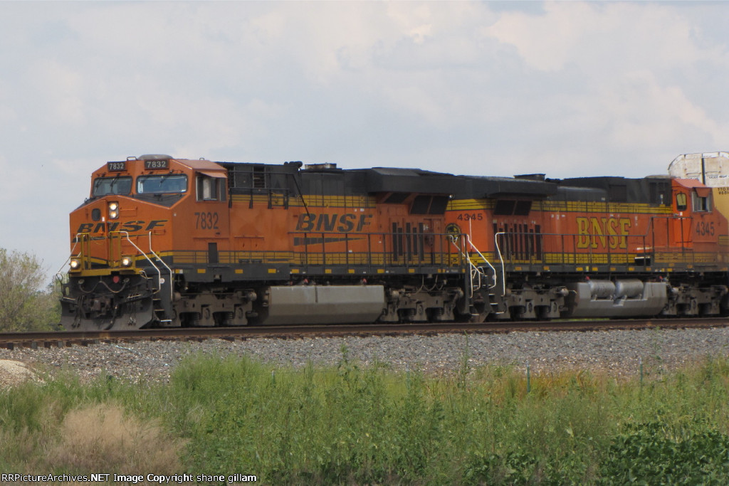 BNSF 7832